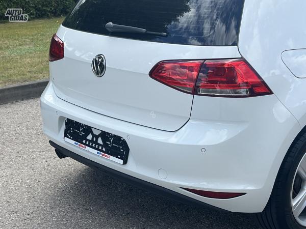 White Volkswagen Golf 2015 in Kedainiai, with an engine capacity of 1.60 L and mileage of 284 thousand km for 6750 €, photo 9 on AUTOMOTO.COM.LV