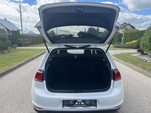 White Volkswagen Golf 2015 in Kedainiai, with an engine capacity of 1.60 L and mileage of 284 thousand km for 6750 €, photo 11 on AUTOMOTO.COM.LV