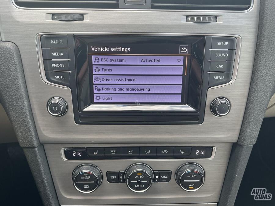 White Volkswagen Golf 2015 in Kedainiai, with an engine capacity of 1.60 L and mileage of 284 thousand km for 6750 €, photo 19 on AUTOMOTO.COM.LV