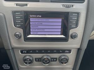 White Volkswagen Golf 2015 in Kedainiai, with an engine capacity of 1.60 L and mileage of 284 thousand km for 6750 €, photo 22 on AUTOMOTO.COM.LV