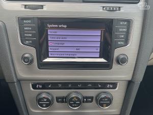 White Volkswagen Golf 2015 in Kedainiai, with an engine capacity of 1.60 L and mileage of 284 thousand km for 6750 €, photo 23 on AUTOMOTO.COM.LV