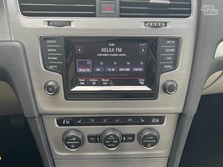 White Volkswagen Golf 2015 in Kedainiai, with an engine capacity of 1.60 L and mileage of 284 thousand km for 6750 €, photo 26 on AUTOMOTO.COM.LV