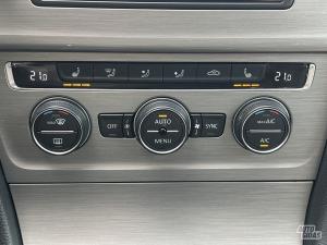 White Volkswagen Golf 2015 in Kedainiai, with an engine capacity of 1.60 L and mileage of 284 thousand km for 6750 €, photo 27 on AUTOMOTO.COM.LV