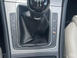 White Volkswagen Golf 2015 in Kedainiai, with an engine capacity of 1.60 L and mileage of 284 thousand km for 6750 €, photo 28 on AUTOMOTO.COM.LV
