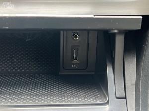 White Volkswagen Golf 2015 in Kedainiai, with an engine capacity of 1.60 L and mileage of 284 thousand km for 6750 €, photo 29 on AUTOMOTO.COM.LV