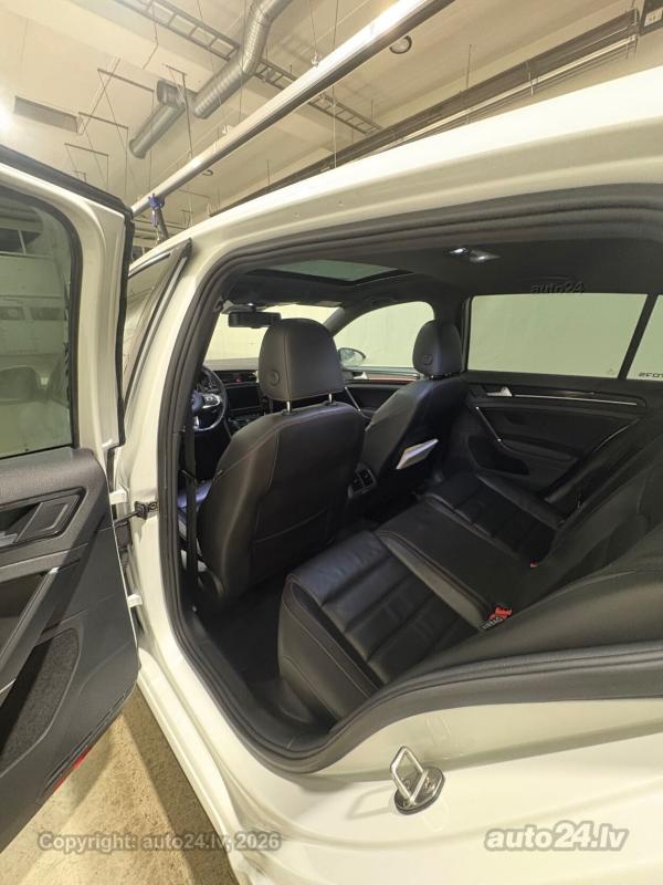White Volkswagen Golf 2015 in Tallinn, with an engine capacity of 2.00 L and mileage of 184 thousand km for 16000 €, photo 6 on AUTOMOTO.COM.LV