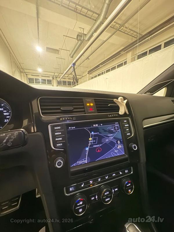 White Volkswagen Golf 2015 in Tallinn, with an engine capacity of 2.00 L and mileage of 184 thousand km for 16000 €, photo 10 on AUTOMOTO.COM.LV