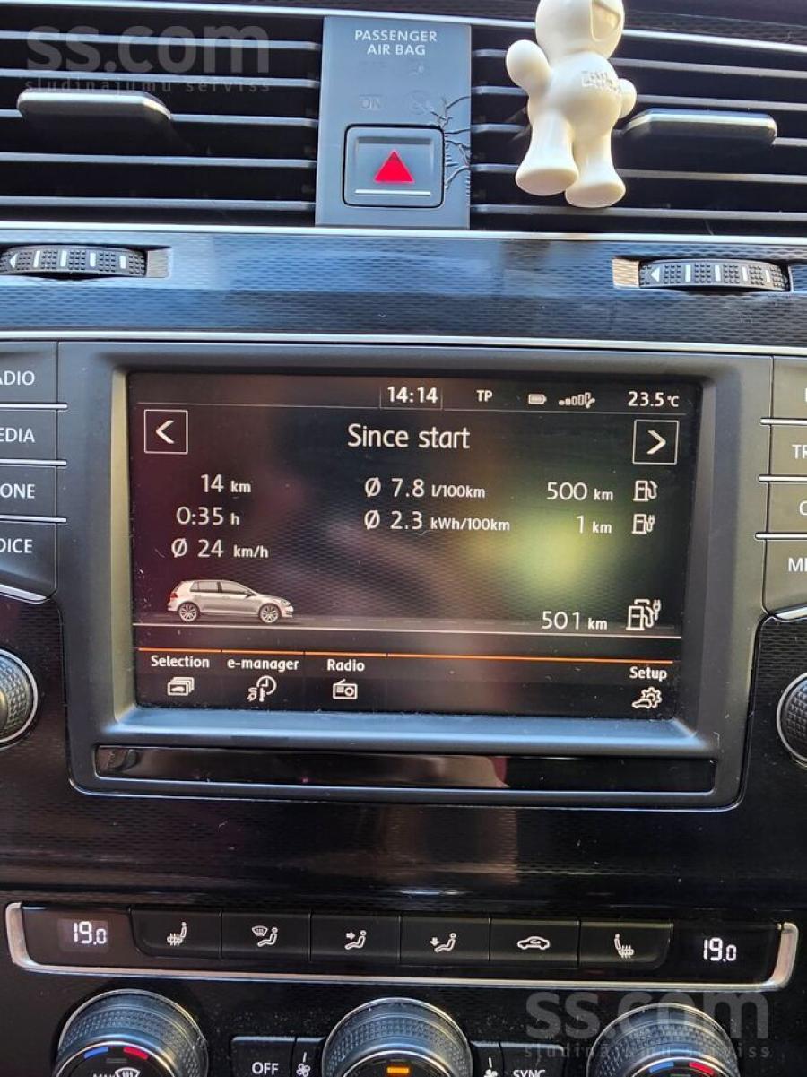 Balts Volkswagen Golf 2015 Rīga, ar dzinēja tilpumu 1.40 L un nobraukumu 201 tūkst. km par 9500 €, foto 7 vietnē AUTOMOTO.COM.LV