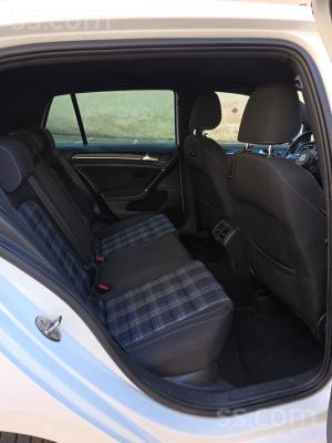 Balts Volkswagen Golf 2015 Rīga, ar dzinēja tilpumu 1.40 L un nobraukumu 201 tūkst. km par 9500 €, foto 10 vietnē AUTOMOTO.COM.LV