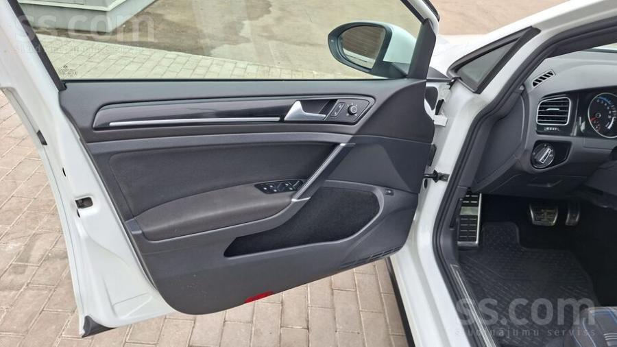 Balts Volkswagen Golf 2015 Daugavpils, ar dzinēja tilpumu 1.40 L un nobraukumu 196 tūkst. km par 9550 €, foto 12 vietnē AUTOMOTO.COM.LV