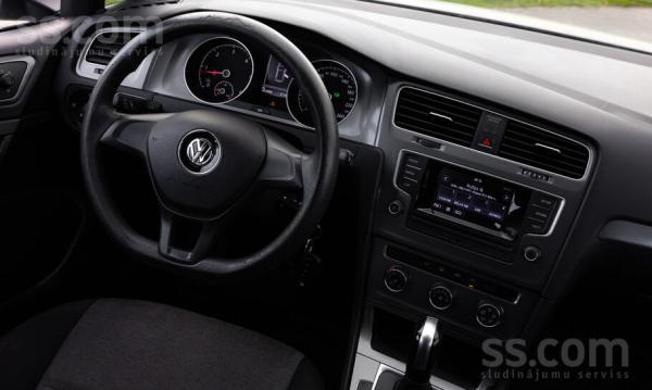 White Volkswagen Golf 2015 in Jelgava, with an engine capacity of 1.60 L and mileage of 264 thousand km for 5250 €, photo 8 on AUTOMOTO.COM.LV