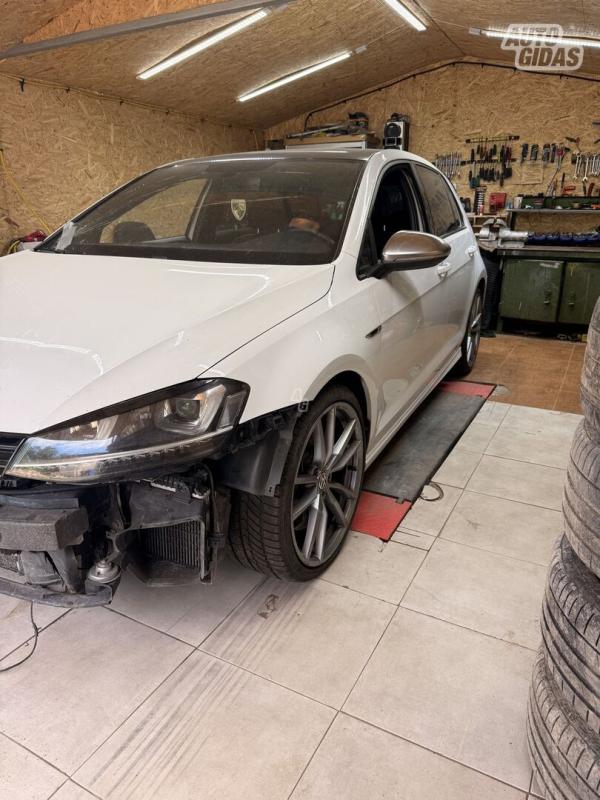 Balts Volkswagen Golf 2015 Marijampole, ar dzinēja tilpumu 2.00 L un nobraukumu 200 tūkst. km par 9500 €, foto 1 vietnē AUTOMOTO.COM.LV
