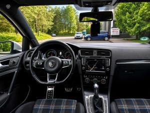White Volkswagen Golf 2015 in Vilnius, with an engine capacity of 1.40 L and mileage of 241 thousand km for 8350 €, photo 15 on AUTOMOTO.COM.LV