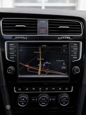 White Volkswagen Golf 2015 in Vilnius, with an engine capacity of 1.40 L and mileage of 241 thousand km for 8350 €, photo 21 on AUTOMOTO.COM.LV
