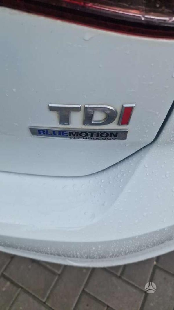 Balts Volkswagen Golf 2015 Viļņa, ar dzinēja tilpumu 1.60 L un nobraukumu 147 tūkst. km par 5500 €, foto 5 vietnē AUTOMOTO.COM.LV