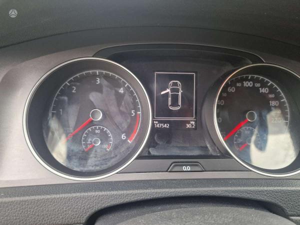Balts Volkswagen Golf 2015 Viļņa, ar dzinēja tilpumu 1.60 L un nobraukumu 147 tūkst. km par 5500 €, foto 7 vietnē AUTOMOTO.COM.LV