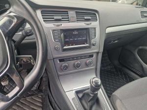 White Volkswagen Golf 2015 in Vilnius, with an engine capacity of 1.60 L and mileage of 147 thousand km for 5500 €, photo 9 on AUTOMOTO.COM.LV