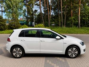 White Volkswagen Golf 2015 in Vilnius, with an engine capacity of 1.40 L and mileage of 241 thousand km for 8350 €, photo 8 on AUTOMOTO.COM.LV