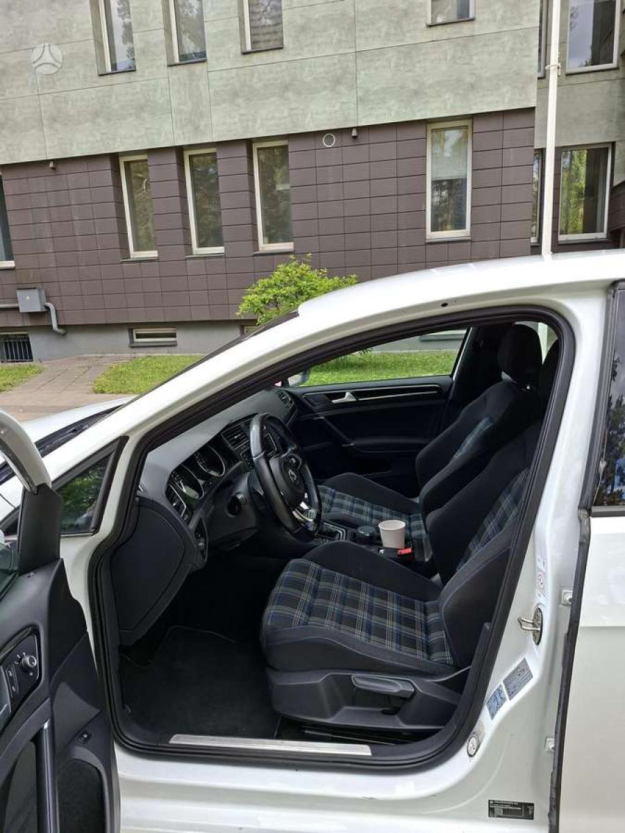 White Volkswagen Golf 2015 in Vilnius, with an engine capacity of 1.40 L and mileage of 241 thousand km for 8350 €, photo 13 on AUTOMOTO.COM.LV