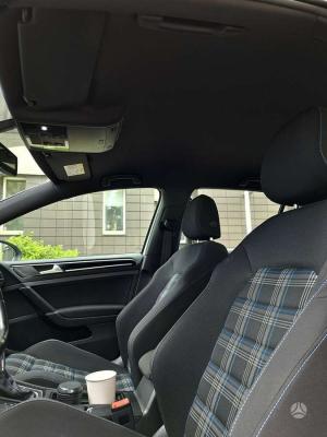 White Volkswagen Golf 2015 in Vilnius, with an engine capacity of 1.40 L and mileage of 241 thousand km for 8350 €, photo 18 on AUTOMOTO.COM.LV