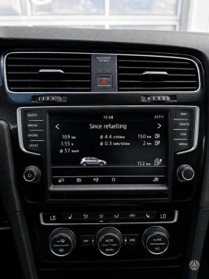 White Volkswagen Golf 2015 in Vilnius, with an engine capacity of 1.40 L and mileage of 241 thousand km for 8350 €, photo 21 on AUTOMOTO.COM.LV