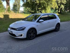 Balts Volkswagen Golf 2015 Rīga, ar dzinēja tilpumu 1.40 L un nobraukumu 202 tūkst. km par 8900 €, foto 4 vietnē AUTOMOTO.COM.LV