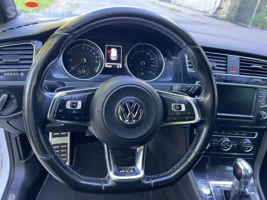 Balts Volkswagen Golf 2015 Rīga, ar dzinēja tilpumu 1.40 L un nobraukumu 202 tūkst. km par 8900 €, foto 17 vietnē AUTOMOTO.COM.LV