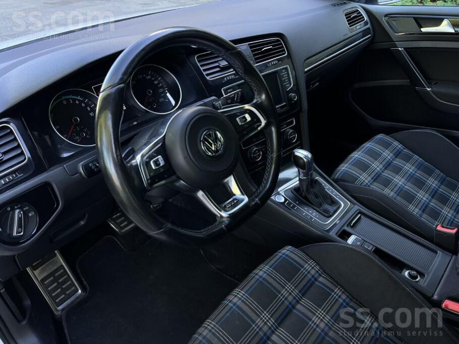 Balts Volkswagen Golf 2015 Rīga, ar dzinēja tilpumu 1.40 L un nobraukumu 202 tūkst. km par 8900 €, foto 18 vietnē AUTOMOTO.COM.LV