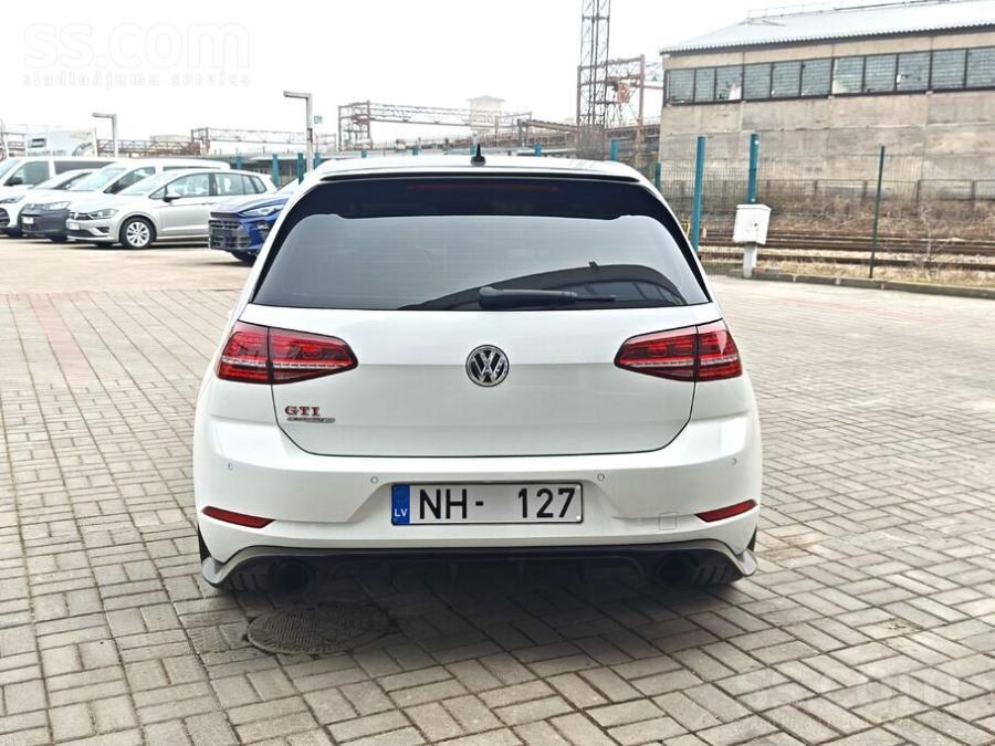 White Volkswagen Golf 2015 in Liepaja, with an engine capacity of 2.00 L and mileage of 192 thousand km for 18000 €, photo 5 on AUTOMOTO.COM.LV