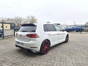 White Volkswagen Golf 2015 in Liepaja, with an engine capacity of 2.00 L and mileage of 192 thousand km for 18000 €, photo 6 on AUTOMOTO.COM.LV
