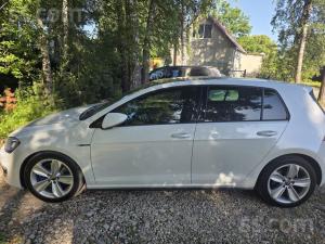 Balts Volkswagen Golf 2015 Rīga, ar dzinēja tilpumu 1.40 L un nobraukumu 203 tūkst. km par 10300 €, foto 4 vietnē AUTOMOTO.COM.LV