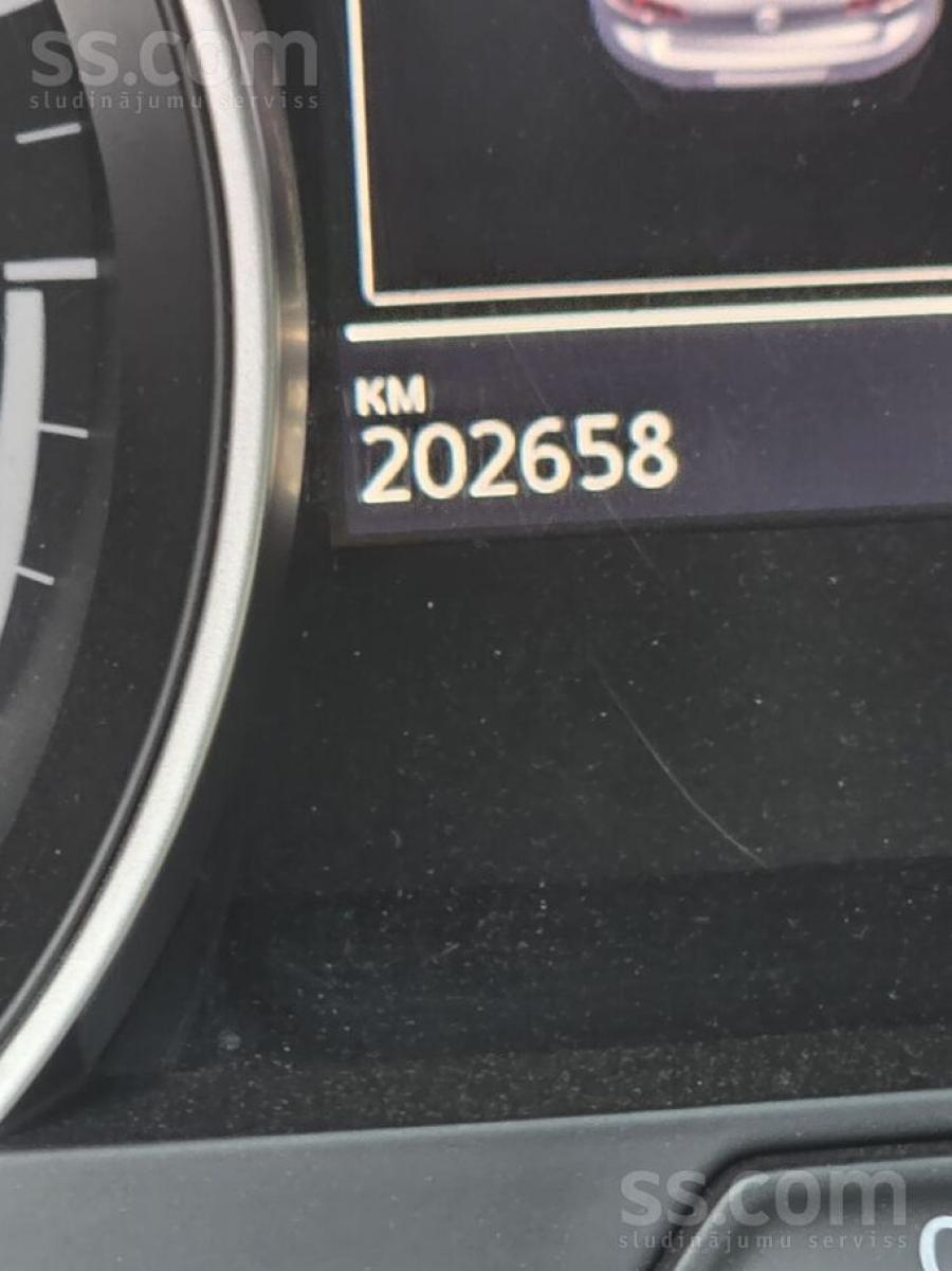 Balts Volkswagen Golf 2015 Rīga, ar dzinēja tilpumu 1.40 L un nobraukumu 203 tūkst. km par 10300 €, foto 5 vietnē AUTOMOTO.COM.LV