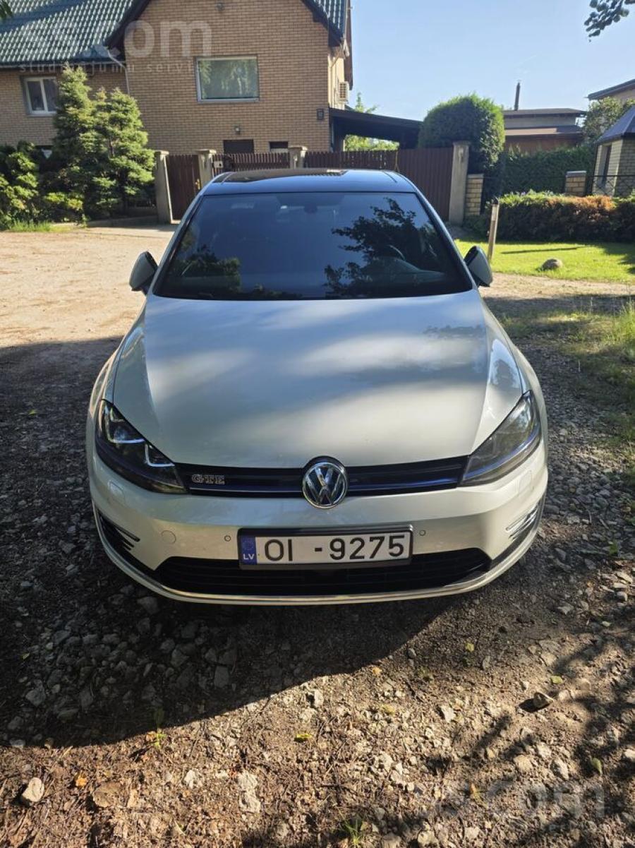 White Volkswagen Golf 2015 in Riga, with an engine capacity of 1.40 L and mileage of 203 thousand km for 8400 €, photo 1 on AUTOMOTO.COM.LV