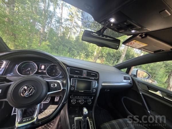 Balts Volkswagen Golf 2015 Rīga, ar dzinēja tilpumu 1.40 L un nobraukumu 203 tūkst. km par 8400 €, foto 3 vietnē AUTOMOTO.COM.LV