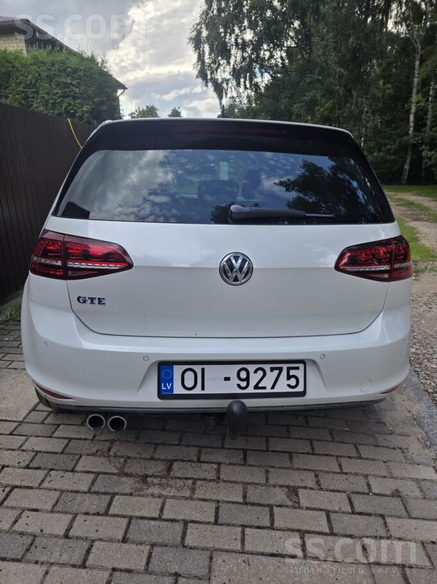 White Volkswagen Golf 2015 in Riga, with an engine capacity of 1.40 L and mileage of 203 thousand km for 8400 €, photo 9 on AUTOMOTO.COM.LV