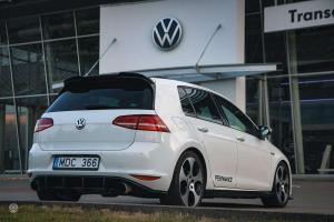 White Volkswagen Golf 2015 in Siauliai, with an engine capacity of 1.98 L and mileage of 176 thousand km for 14600 €, photo 3 on AUTOMOTO.COM.LV