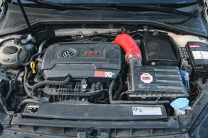 White Volkswagen Golf 2015 in Siauliai, with an engine capacity of 1.98 L and mileage of 176 thousand km for 14600 €, photo 12 on AUTOMOTO.COM.LV