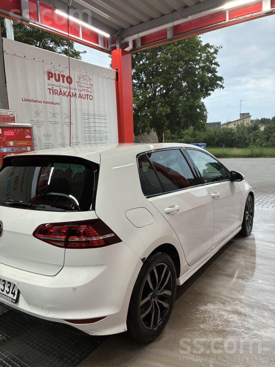 White Volkswagen Golf 2015 in Dobele, with an engine capacity of 1.60 L and mileage of 344 thousand km for 4700 €, photo 4 on AUTOMOTO.COM.LV