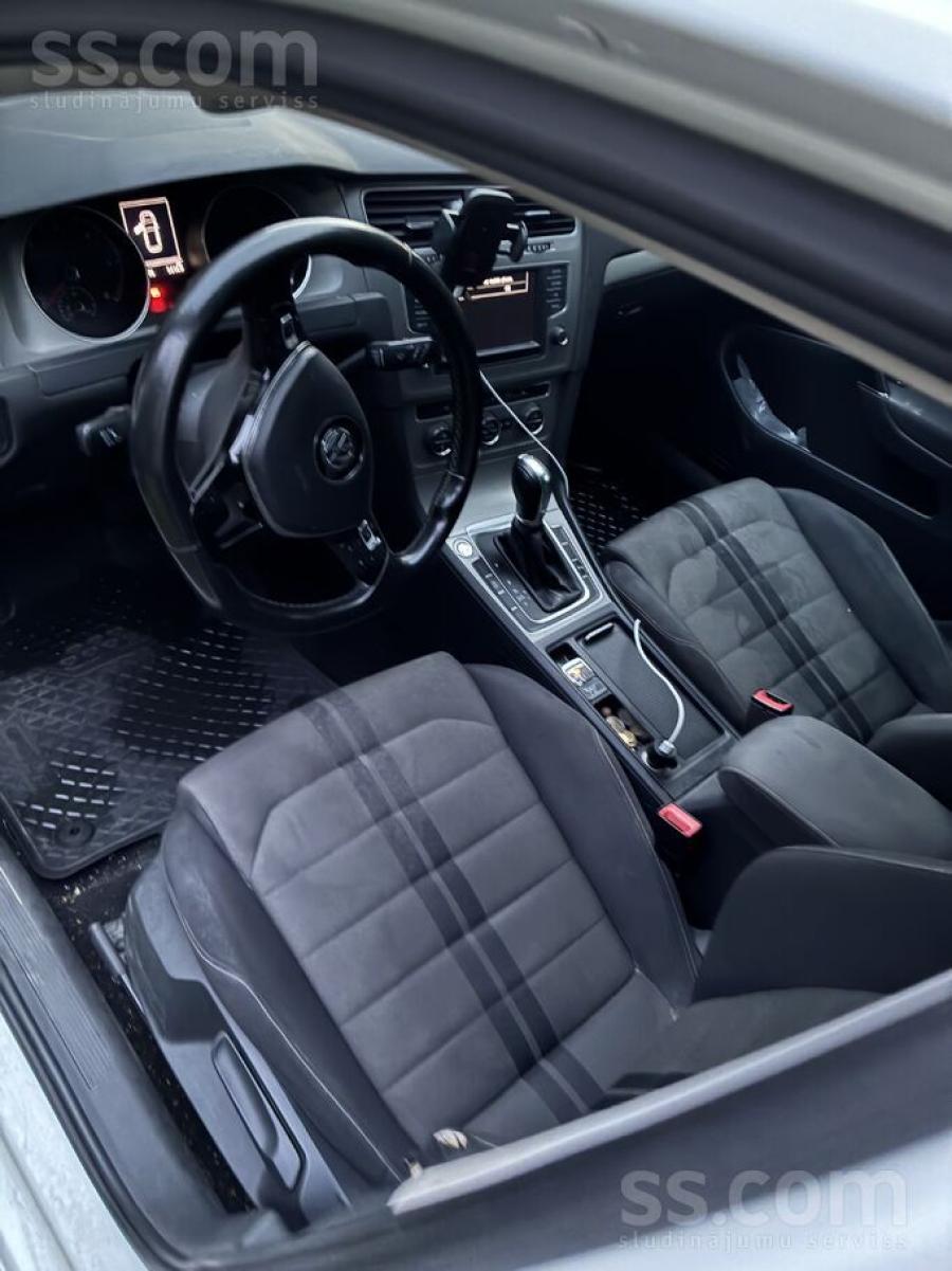 White Volkswagen Golf 2015 in Dobele, with an engine capacity of 1.60 L and mileage of 344 thousand km for 4700 €, photo 6 on AUTOMOTO.COM.LV