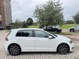 White Volkswagen Golf 2015 in Riga, with an engine capacity of 1.60 L and mileage of 329 thousand km for 5990 €, photo 3 on AUTOMOTO.COM.LV