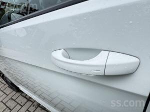White Volkswagen Golf 2015 in Riga, with an engine capacity of 1.60 L and mileage of 329 thousand km for 5990 €, photo 12 on AUTOMOTO.COM.LV