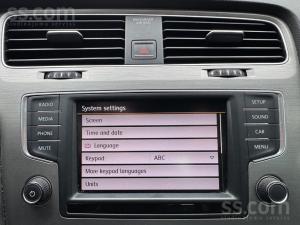 White Volkswagen Golf 2015 in Riga, with an engine capacity of 1.60 L and mileage of 329 thousand km for 5990 €, photo 18 on AUTOMOTO.COM.LV