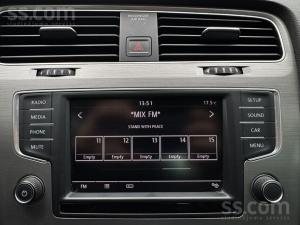 White Volkswagen Golf 2015 in Riga, with an engine capacity of 1.60 L and mileage of 329 thousand km for 5990 €, photo 21 on AUTOMOTO.COM.LV