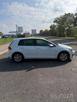 White Volkswagen Golf 2015 in Riga, with an engine capacity of 1.40 L and mileage of 238 thousand km for 5300 €, photo 3 on AUTOMOTO.COM.LV