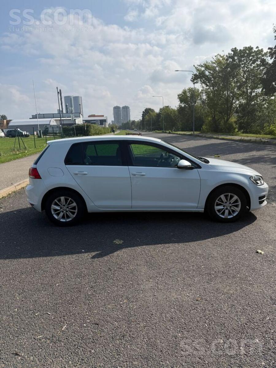 White Volkswagen Golf 2015 in Riga, with an engine capacity of 1.40 L and mileage of 238 thousand km for 5300 €, photo 3 on AUTOMOTO.COM.LV