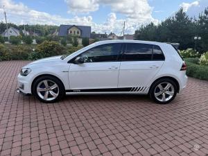 White Volkswagen Golf 2015 in Kelme, with an engine capacity of 1.40 L and mileage of 165 thousand km for 9200 €, photo 3 on AUTOMOTO.COM.LV