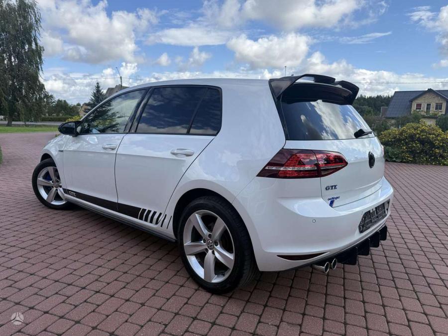 White Volkswagen Golf 2015 in Kelme, with an engine capacity of 1.40 L and mileage of 165 thousand km for 9200 €, photo 4 on AUTOMOTO.COM.LV