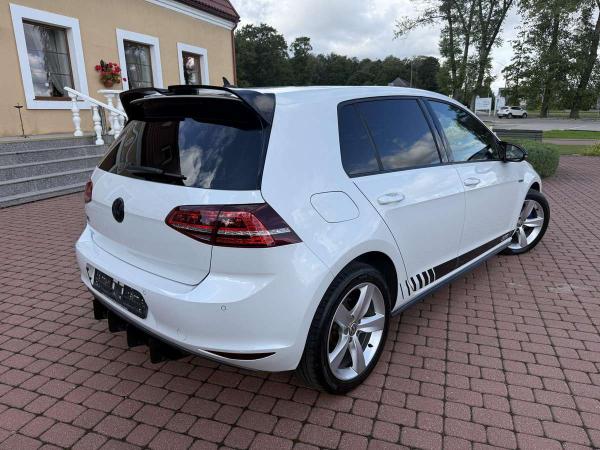 White Volkswagen Golf 2015 in Kelme, with an engine capacity of 1.40 L and mileage of 165 thousand km for 9200 €, photo 6 on AUTOMOTO.COM.LV