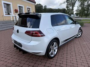 White Volkswagen Golf 2015 in Kelme, with an engine capacity of 1.40 L and mileage of 165 thousand km for 9200 €, photo 6 on AUTOMOTO.COM.LV