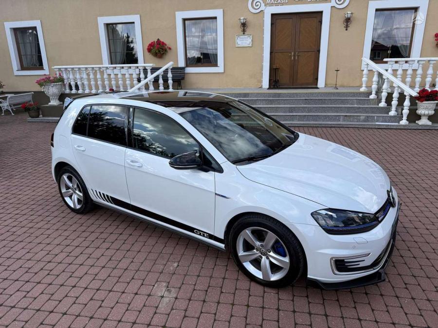 White Volkswagen Golf 2015 in Kelme, with an engine capacity of 1.40 L and mileage of 165 thousand km for 9200 €, photo 9 on AUTOMOTO.COM.LV